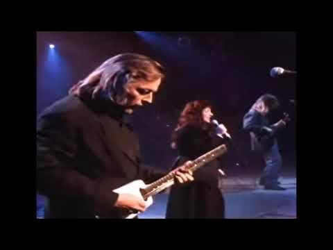 Running Up That Hill - Kate Bush, David Gilmour, Tony Franklin - YouTube