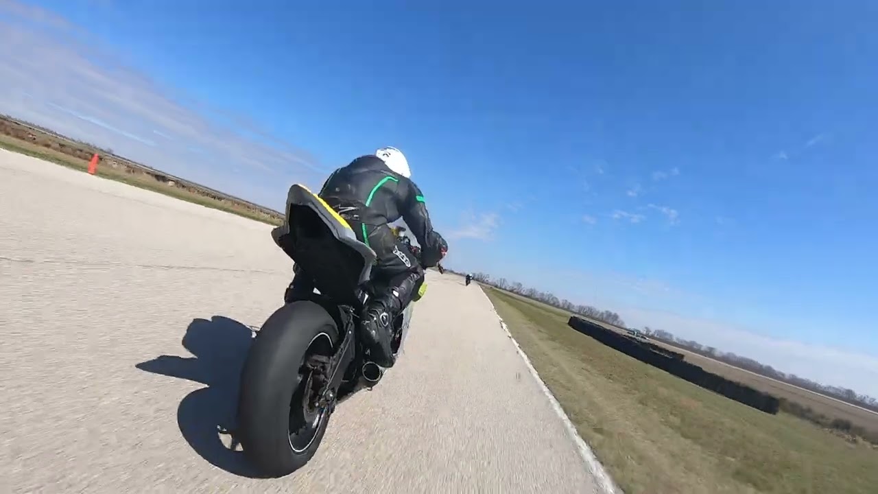 1st Place Novice! CMRA C Superbike Novice Race February 2022 MSRH - YouTube