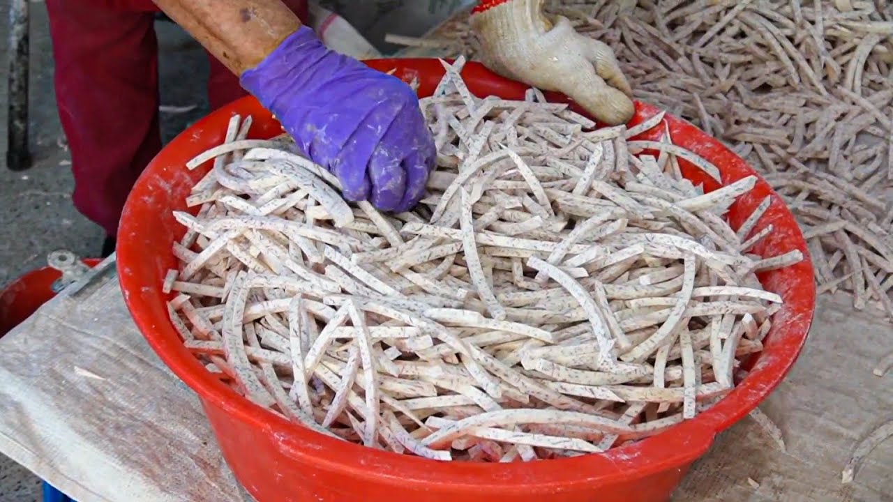 Hometown of taro! Making taro chips/ Taro cake - Taiwanese Street Food ...