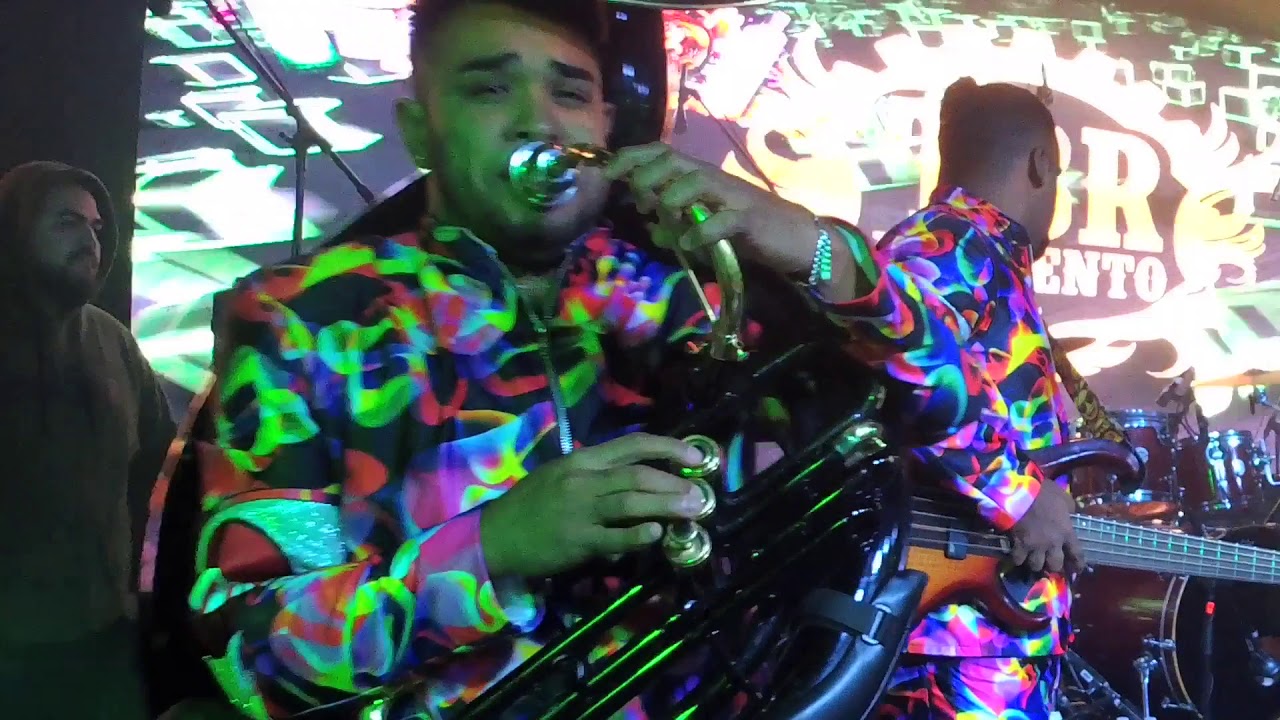 T3R Elemento - En Menos de Un Minuto (En Vivo 2019) - YouTube