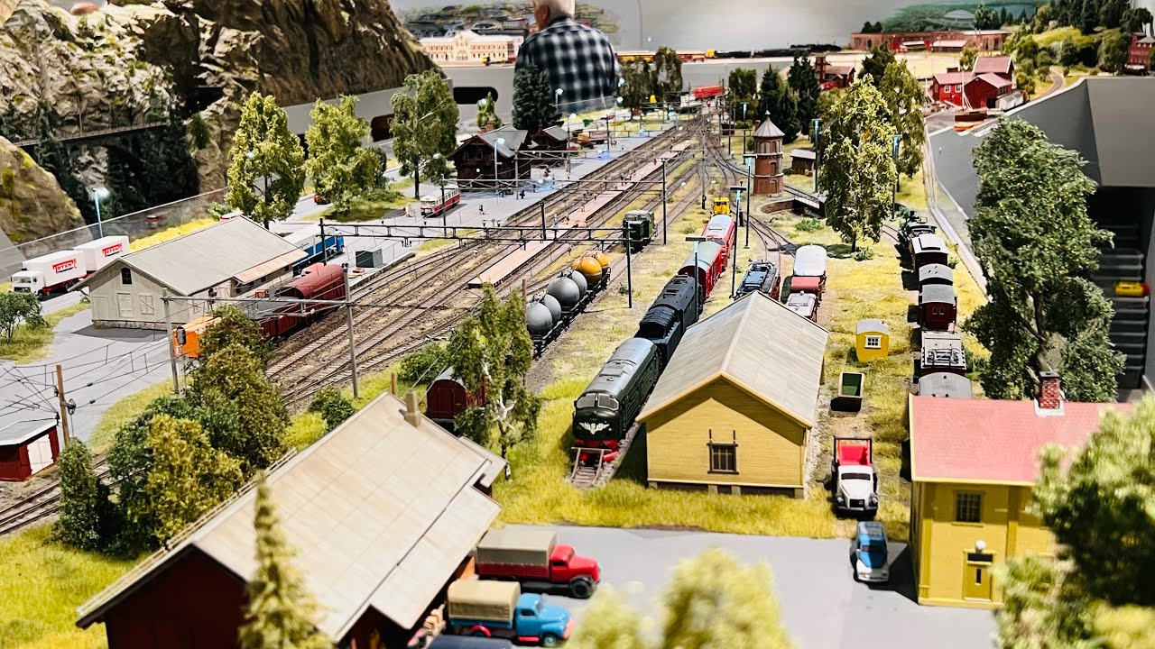 A UNIQUE Model Railroad, Fredrikstad, Norway, 11/2/2024 - YouTube