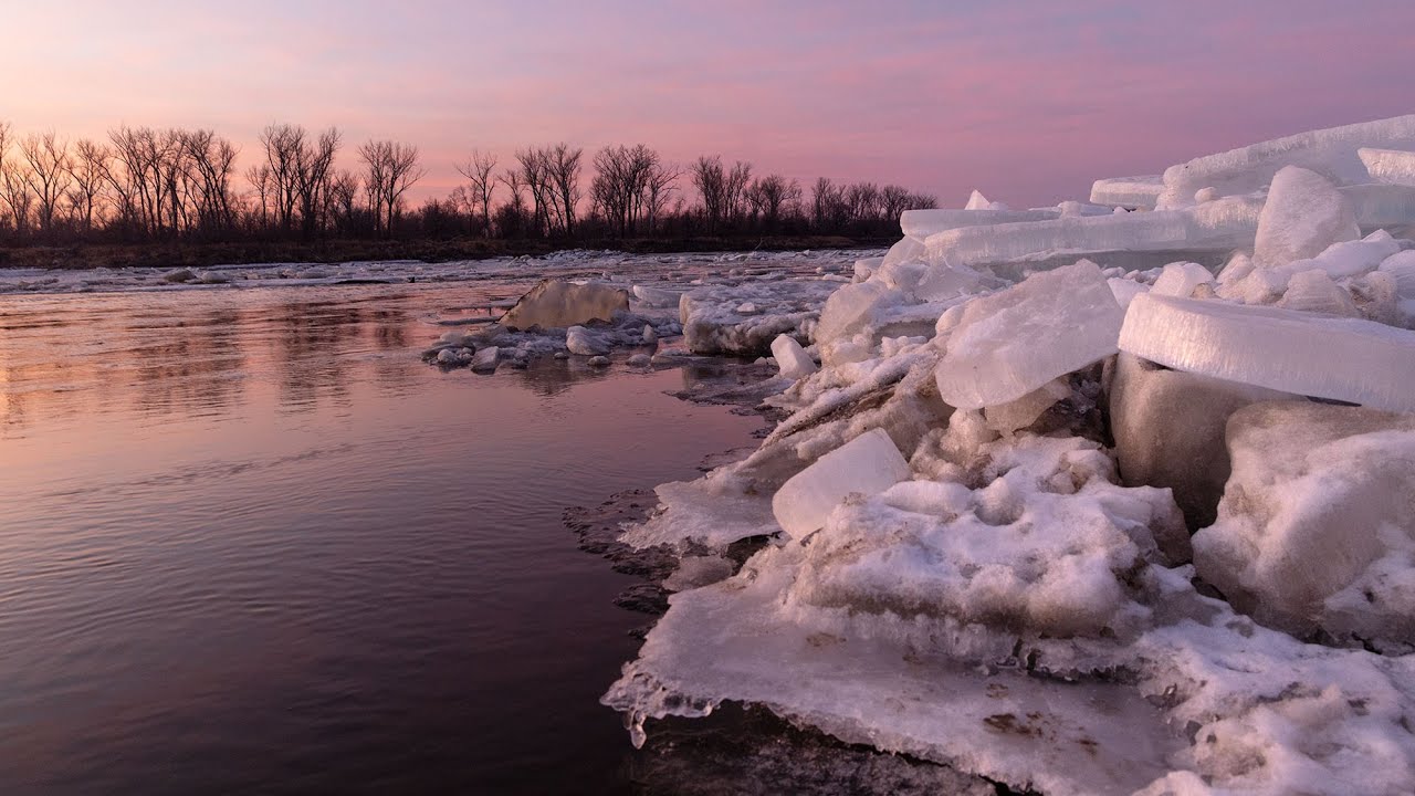 Ice jams can cause flooding along rivers - YouTube
