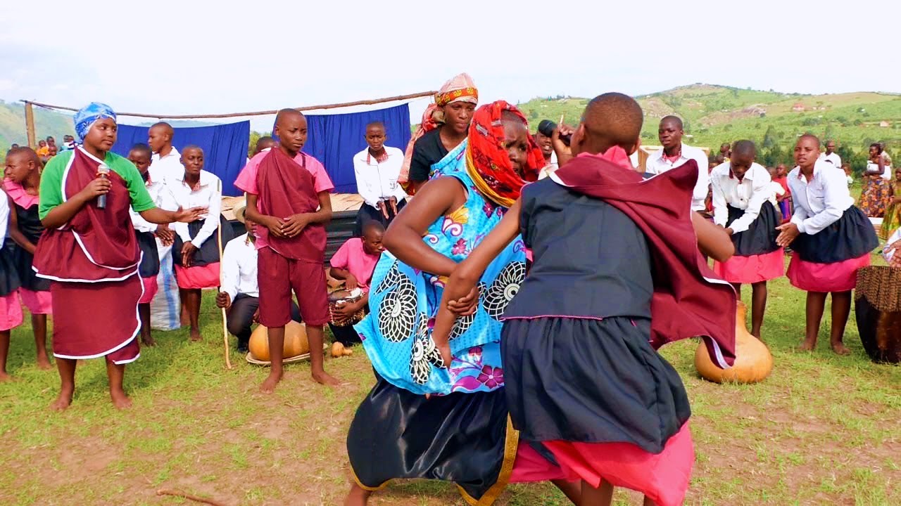Folk Song and Traditional Dance of Banyankole by Students of #Nyakyera ...