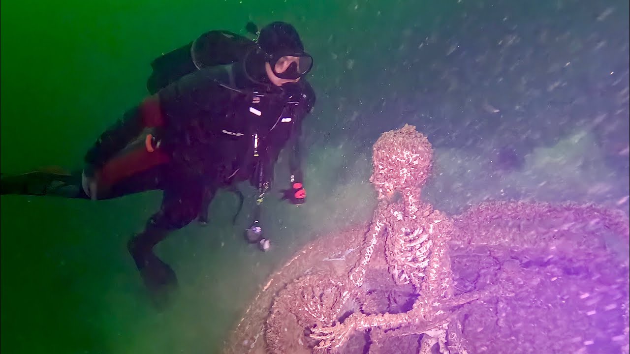 Diving the Mysterious Lake Meade - YouTube