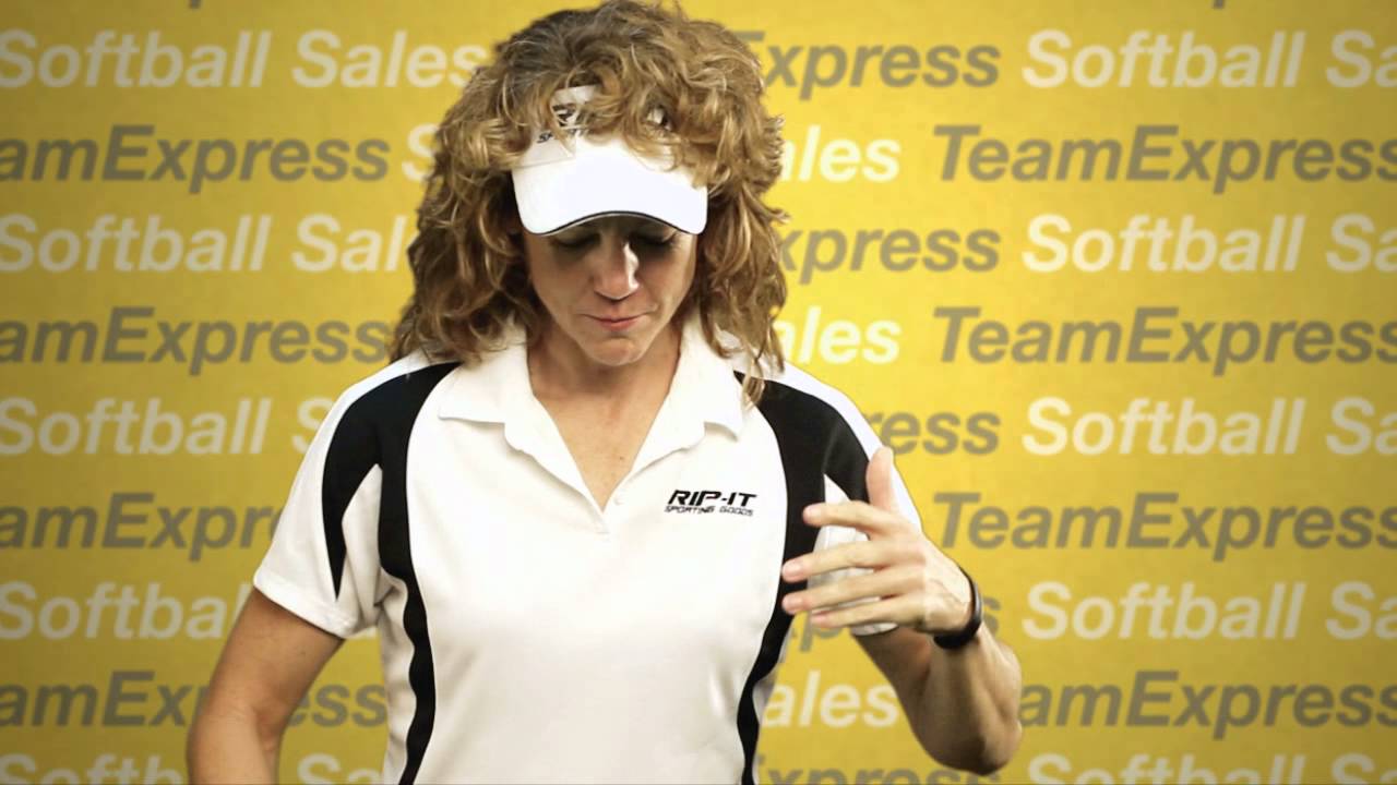 Michele Smith: Playing softball in Japan - YouTube