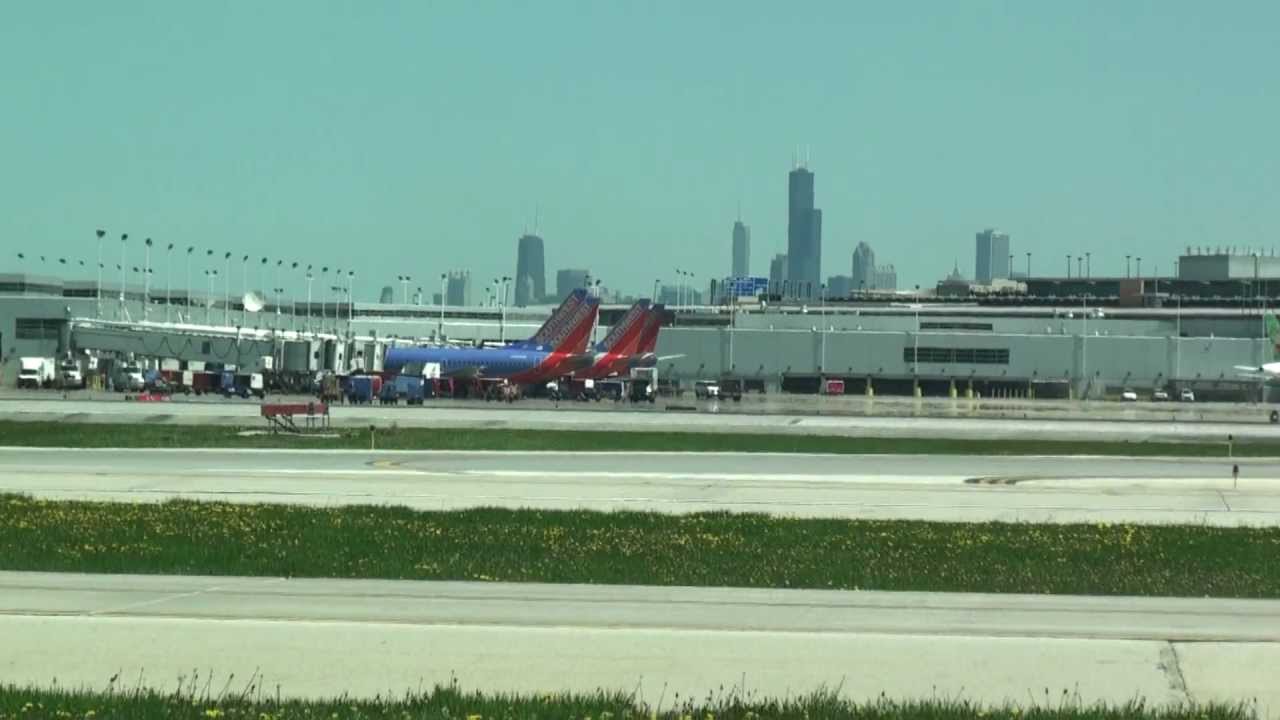 Waiting for Departure 4R at Midway Airport (MDW) with Scenic Backdrop ...