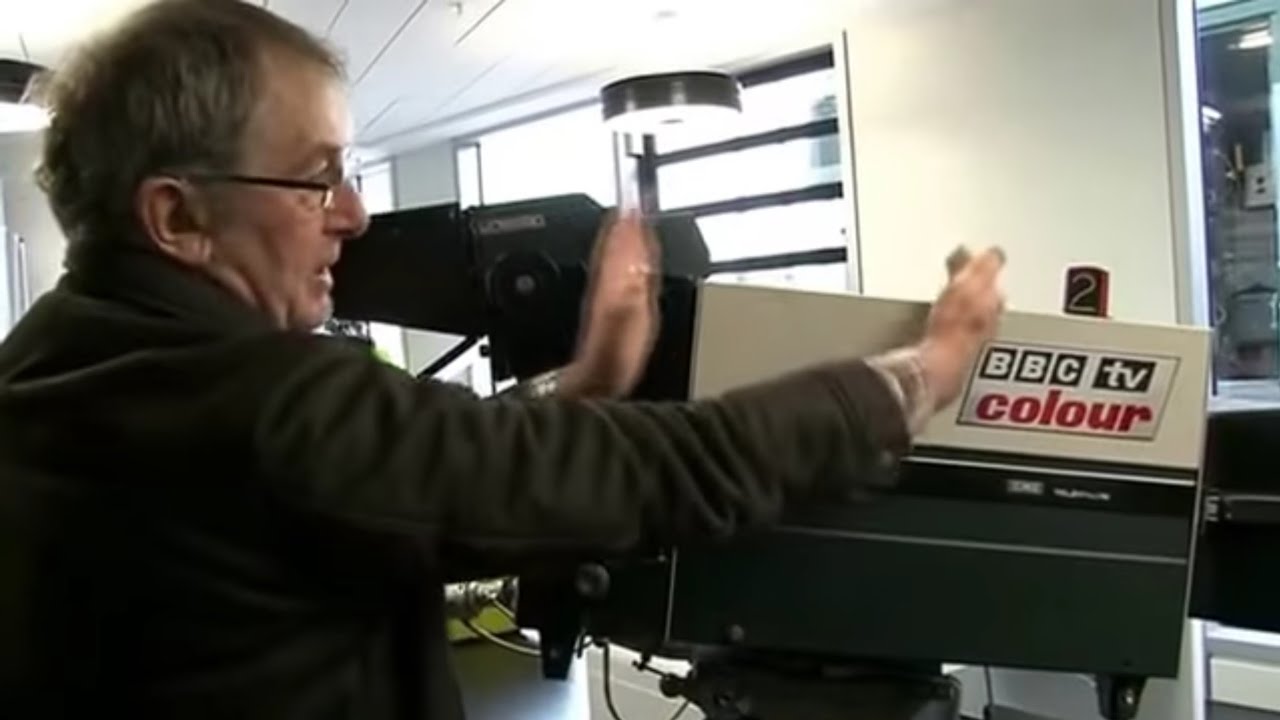 Cameraman Malcolm Carr demonstrates the EMI 2001 - YouTube