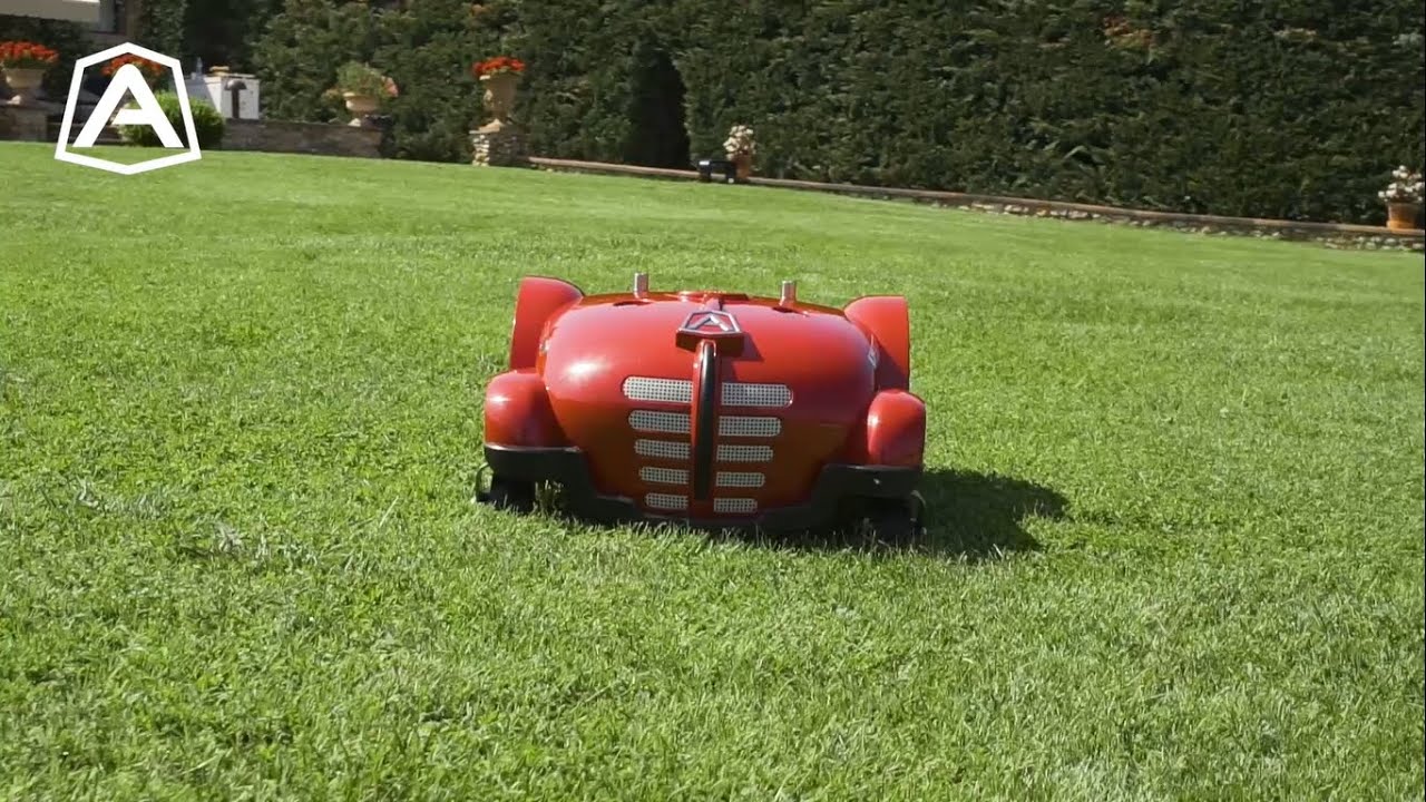 Ambrogio Robot L250 Deluxe | Robusto, intuitivo e perfezionista - YouTube