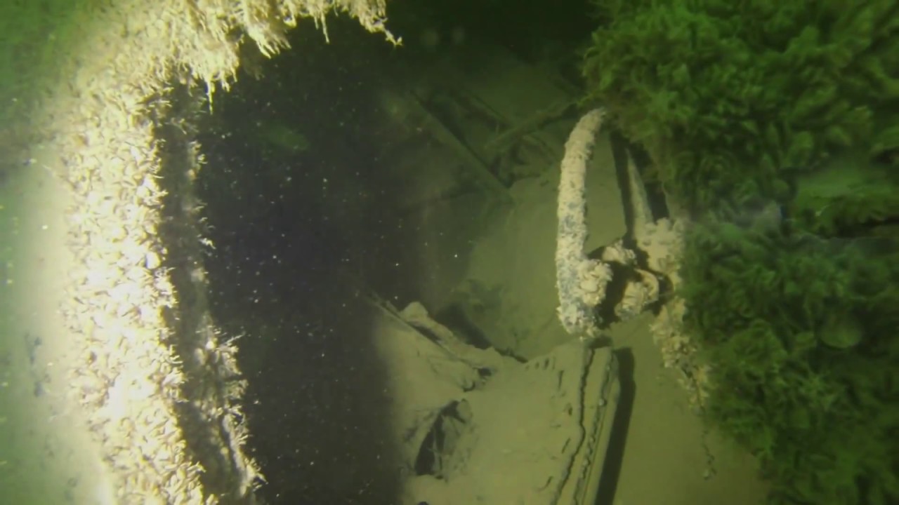 B 29 Dive in Lake Mead - YouTube