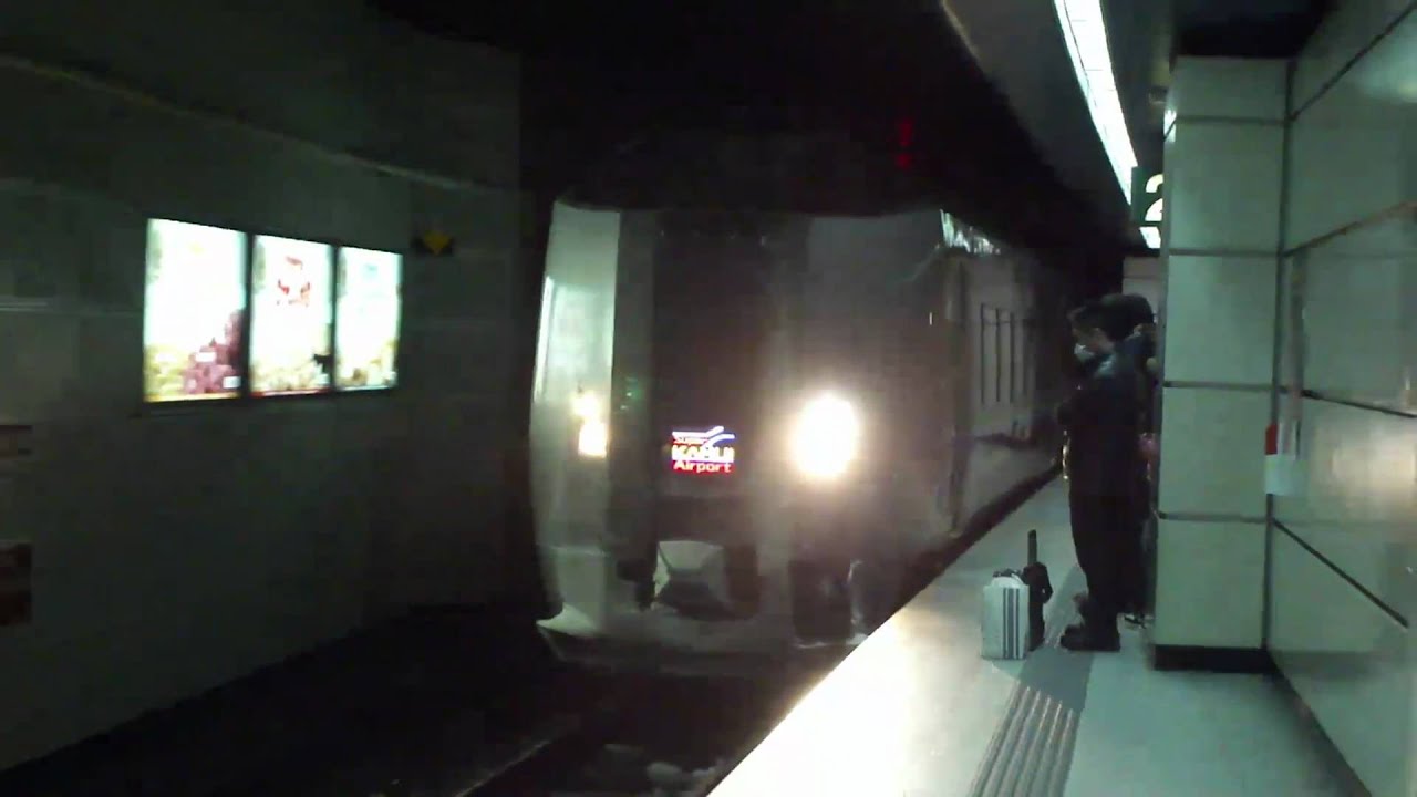 JR千歳線 新千歳空港駅にて(At New Chitose Airport Station on the JR Chitose Line ...