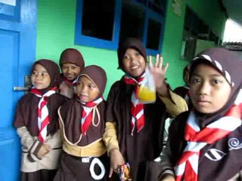 XII IPA 3 - Kelompok 5 - Kreasi Film Siswa SMA Negeri 1 Kramat - Wiwik Widayaningtias