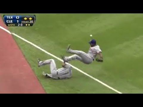 MLB Players Running Into Each Other - YouTube