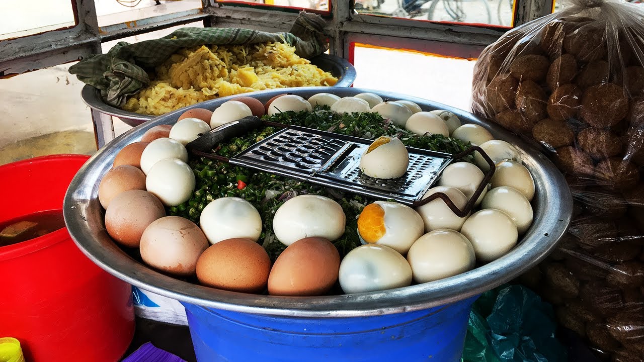 Amazing Fuska Making Process | Bangladeshi Street Food - Fuchka and ...