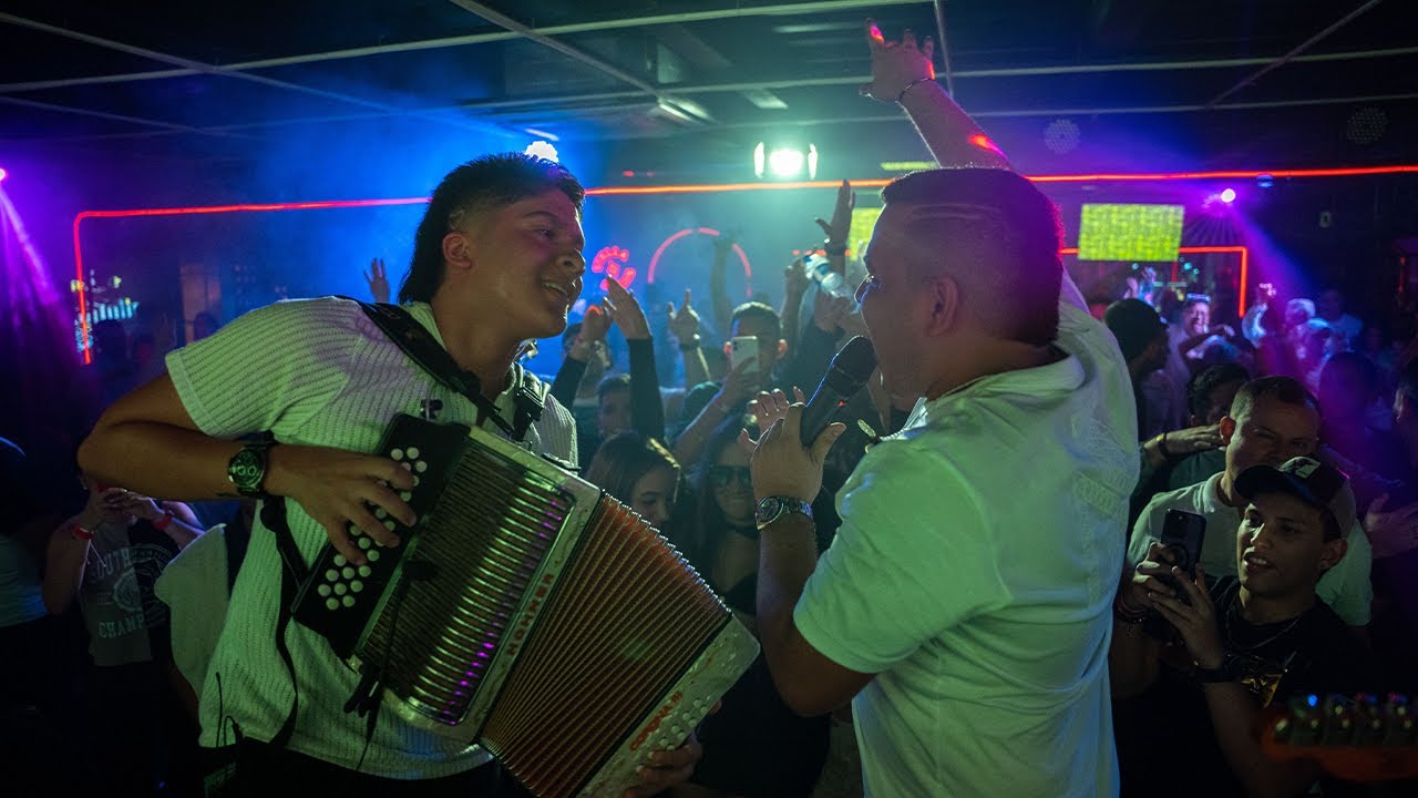 Cásate Conmigo - Sebas Polo & El Pollo Robles (en vivo) - YouTube