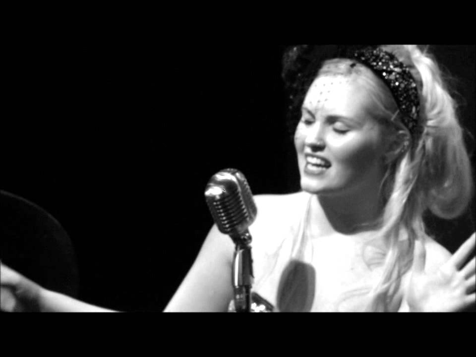 Amy Hawthorn- 'Something's Got A Hold On Me'-Howden Park Centre - YouTube