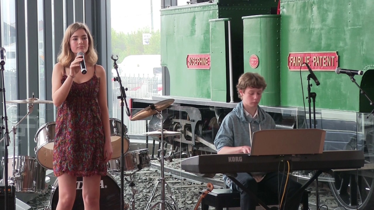 Stephanie Post and Sam Leaper - Auld Lang Syne - YouTube