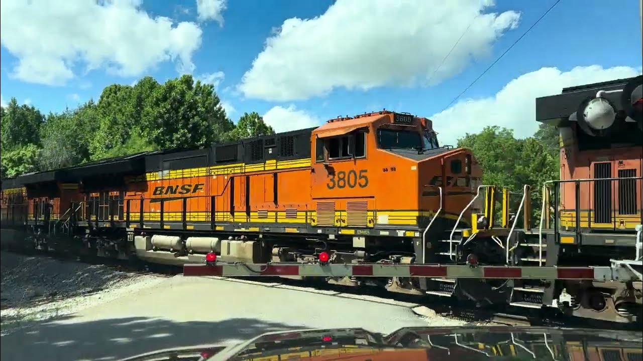 BNSF ES44C4 #8043 leads Autorack Train @ Olive Branch MS - YouTube