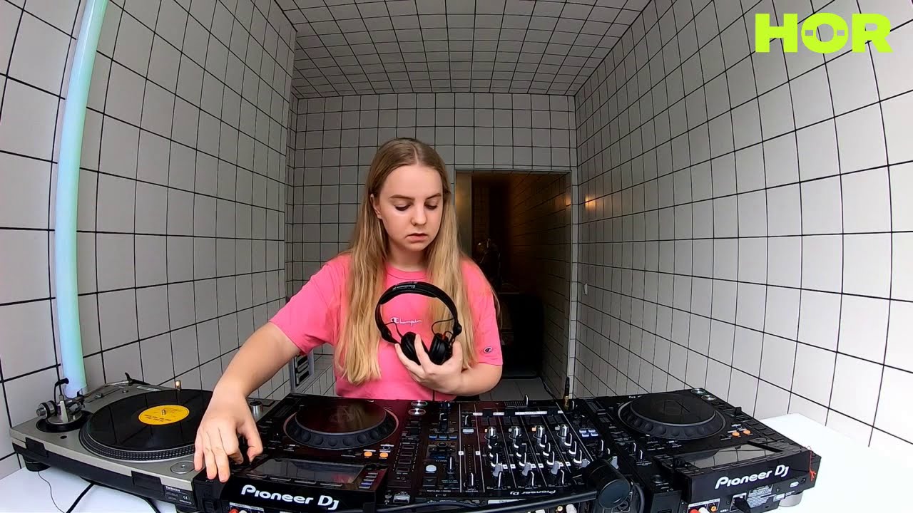 Soela / August 28 / 6pm-7pm - YouTube