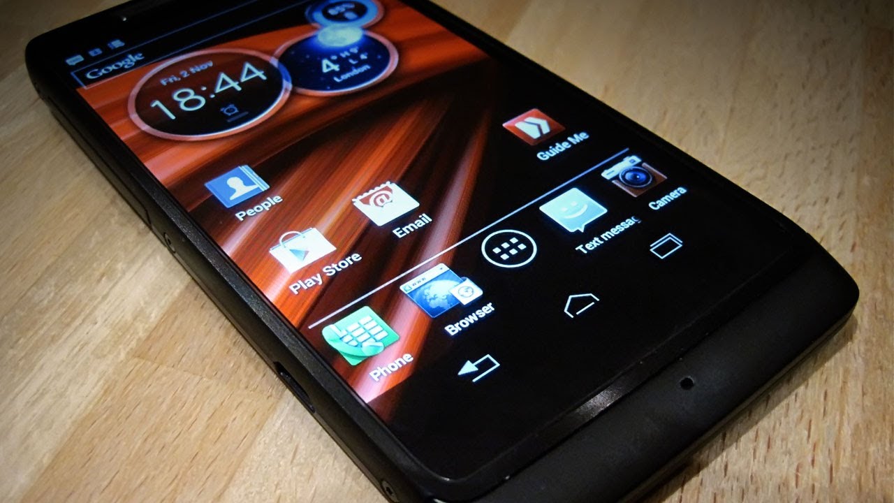 Motorola's Pure Android Smartphone and Microsoft's Smartwatch - YouTube