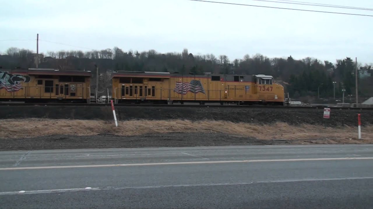 Union Pacific garbage train leaving Seattle, 12-31-2010 - YouTube