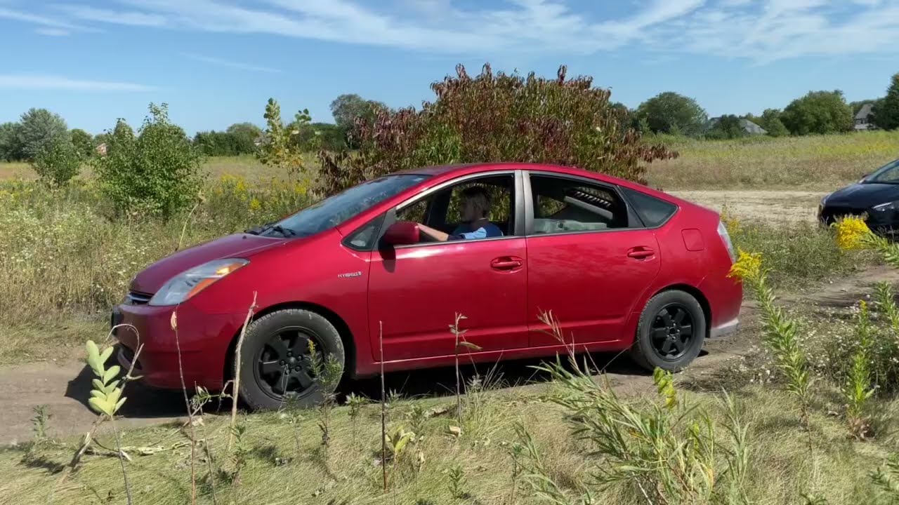 Off-Road Prius - YouTube