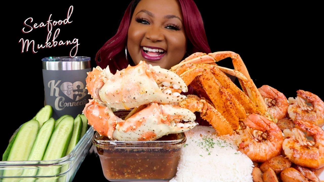 KING CRAB + MEGA PRAWNS + SNOW CRAB LEGS , SEAFOOD BOIL MUKBANG - YouTube