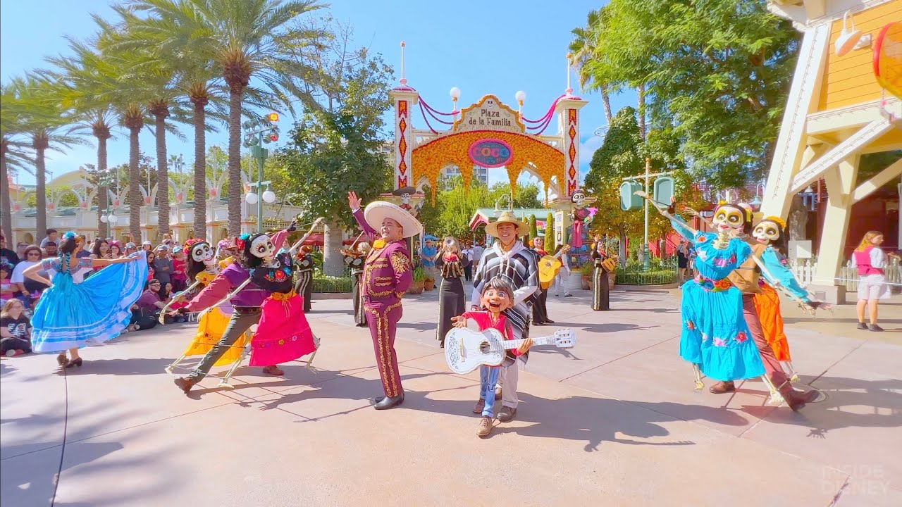 [4K] FULL Coco Musical Celebration 2022 at Disney California Adventure ...