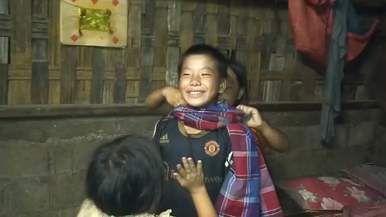 Me nyuam ua si lom zem 21/8/. 2022 - YouTube