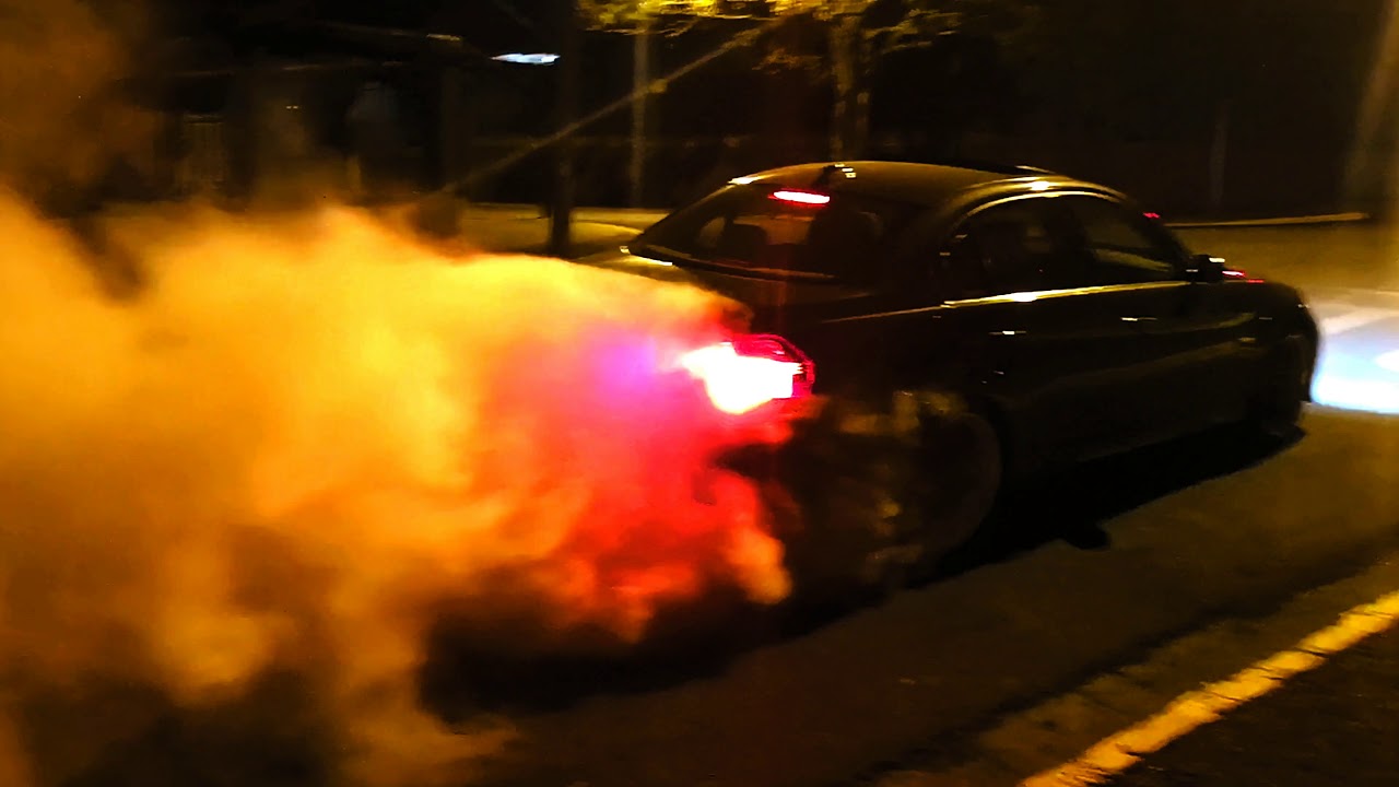 BMW E90 BURN OUT - YouTube