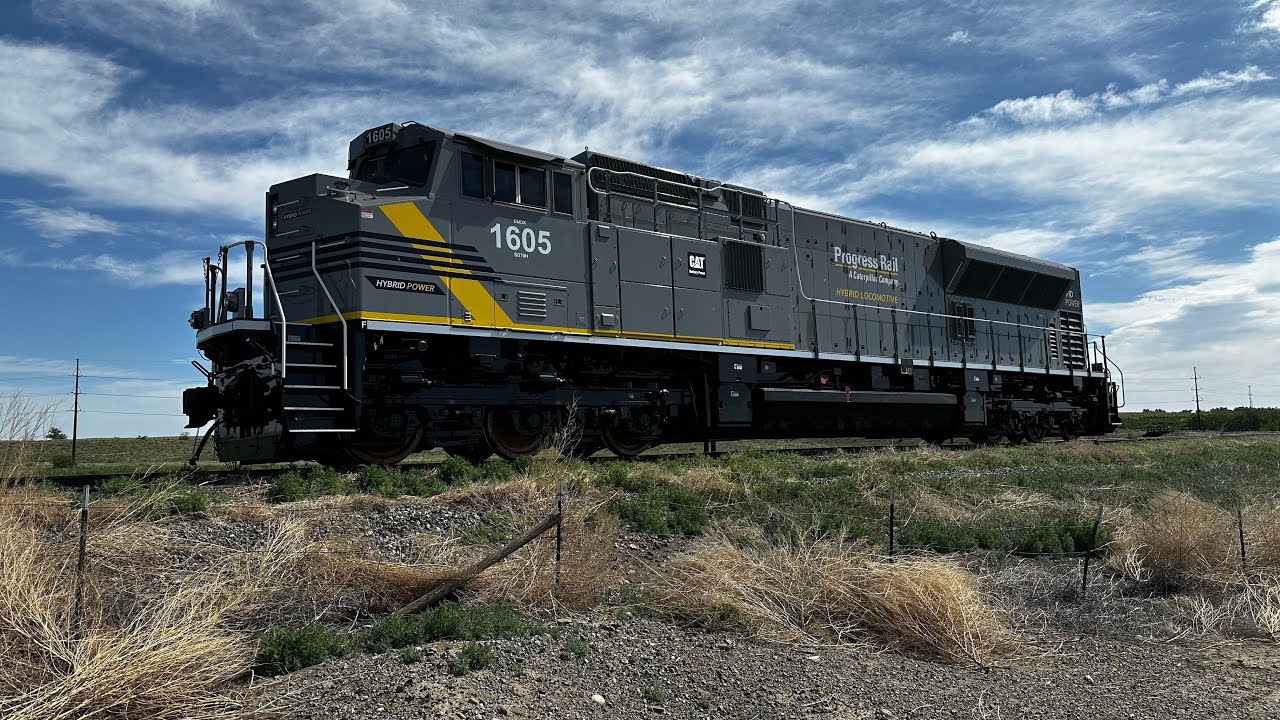 “EMDX #1605 Hybrid Diesel/Battery Powered Locomotives 5/25/24. - YouTube