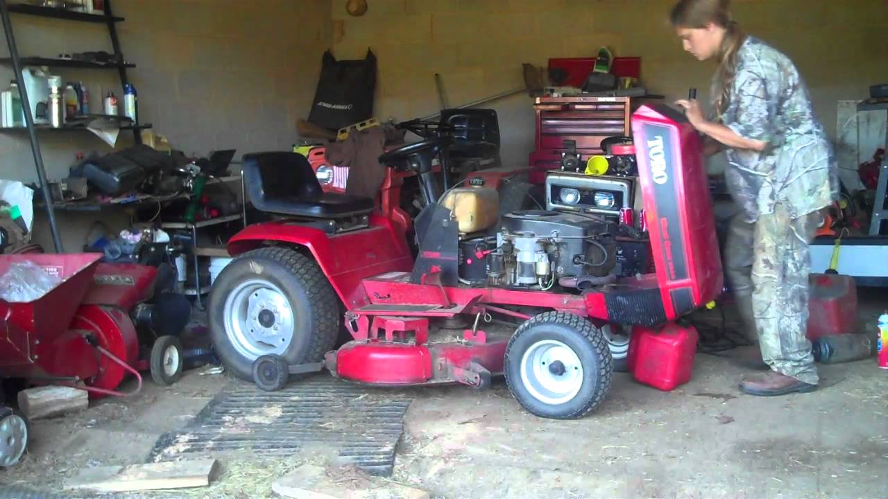 Cold starting Kingwood990's Toro Wheelhorse 244-H - YouTube