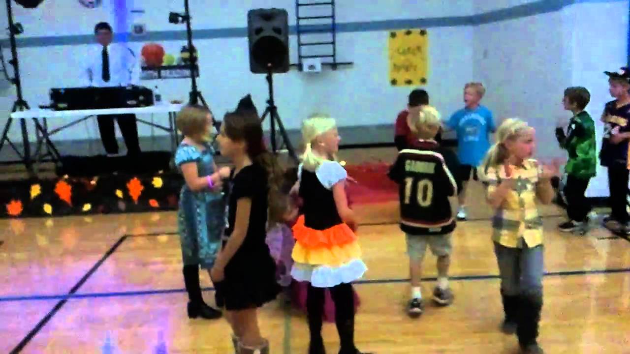 Halloween party 2010 school dance - YouTube