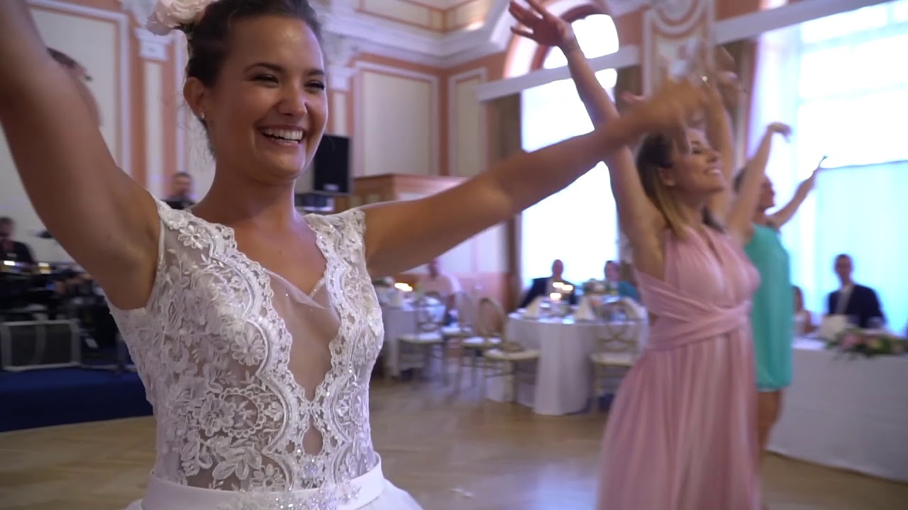 Kinga & Gábor esküvő - Koszorúslány-meglepetéstánc - YouTube
