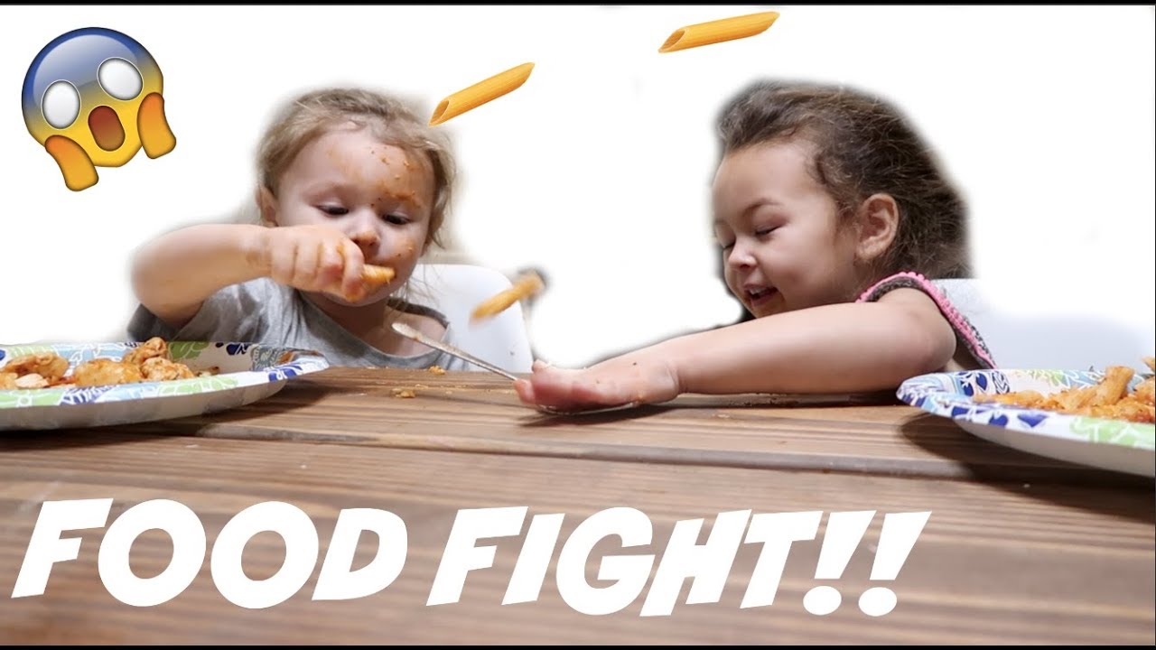 FOOD FIGHT + UNBOXING | MOM OF TWINS - YouTube