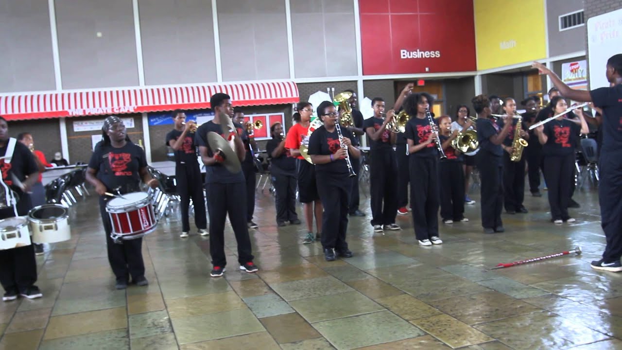 SMHS Band Leaders at Open House - YouTube