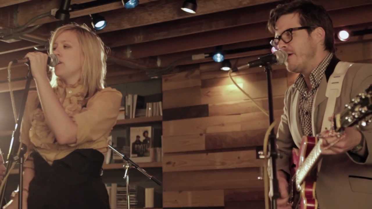 Sugar & The Hi Lows Performs 'Two Day High' at RELEVANT - YouTube