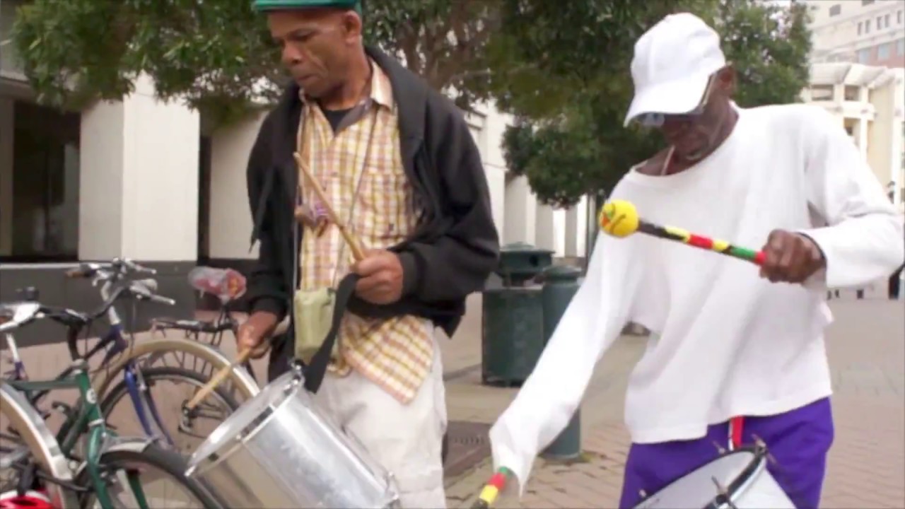 African Drumming Call and Response Oakland SambaFunk! - YouTube