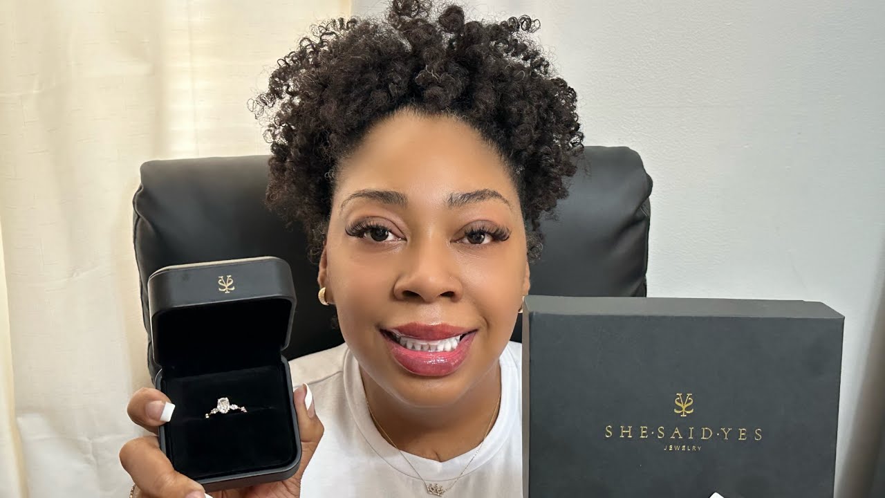 She Said Yes Engagement Ring 💍 Unboxing - YouTube