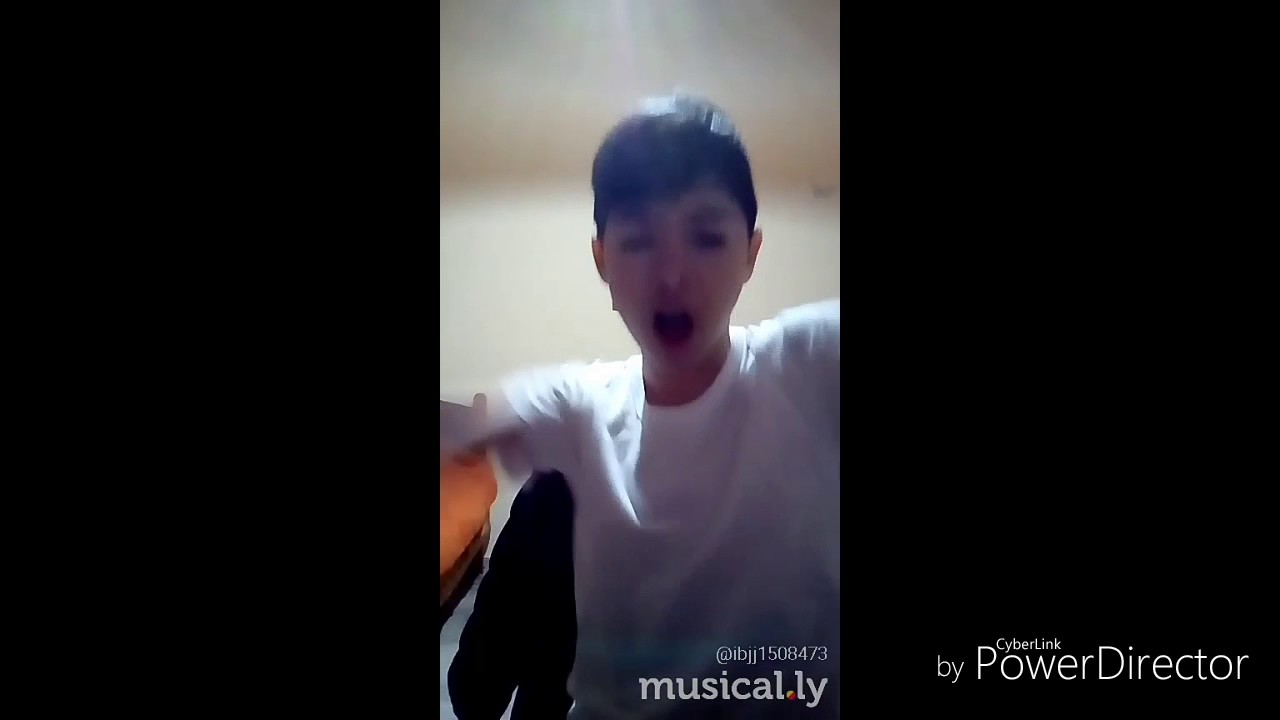 I have a pen I have an apple pineapple pen - YouTube