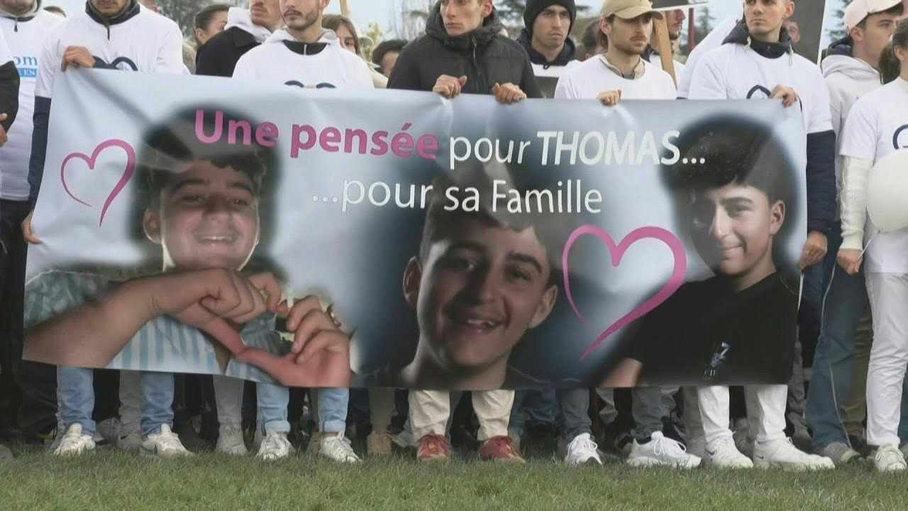 Mort de Thomas: grande marche blanche à Romans-sur-Isère | AFP - YouTube