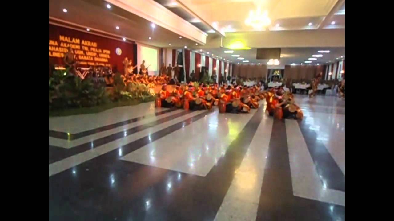 Penampilan Akademi Militer Magelang di Lembah Tidar (KUNTAR 2012) - YouTube