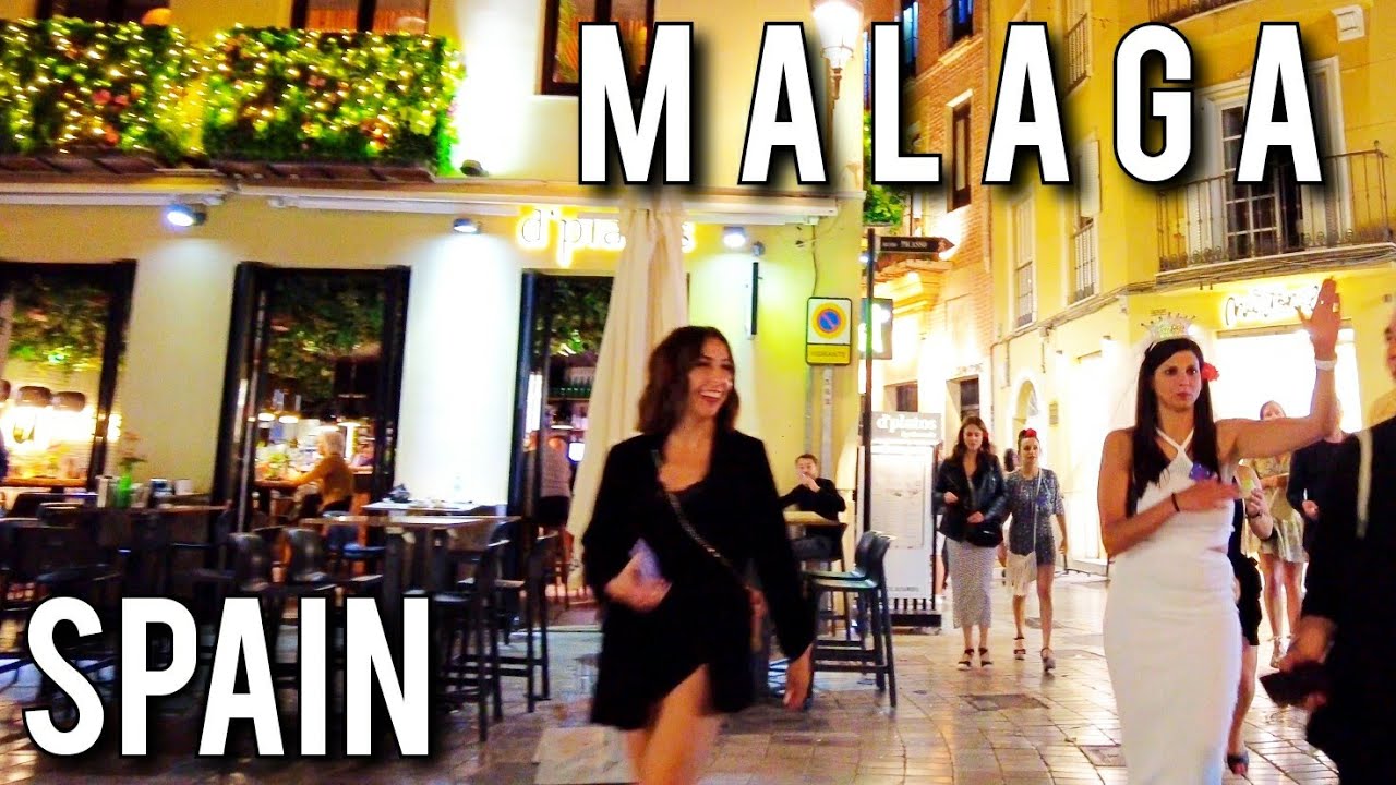 Malaga District 🇪🇦Crazy Night Life in the Old Town Costa del Sol Spain ...