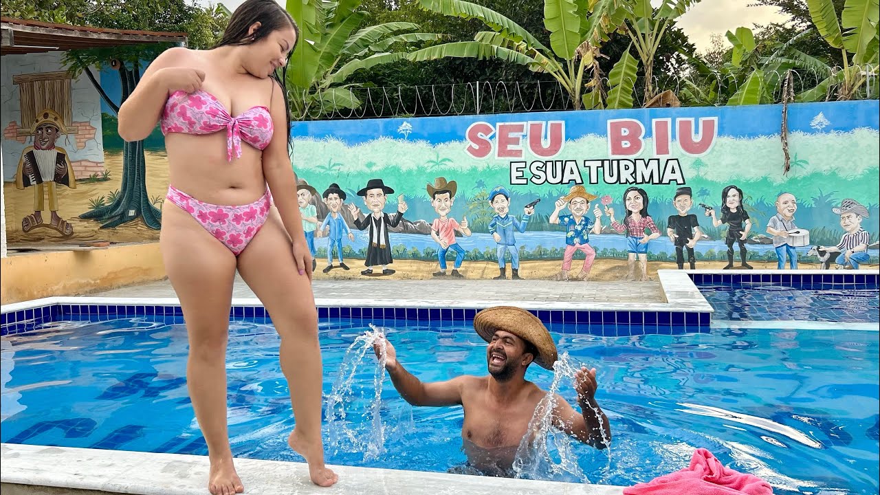 SEU BIU INAUGURA A PISCINA COM RAQUEL - YouTube
