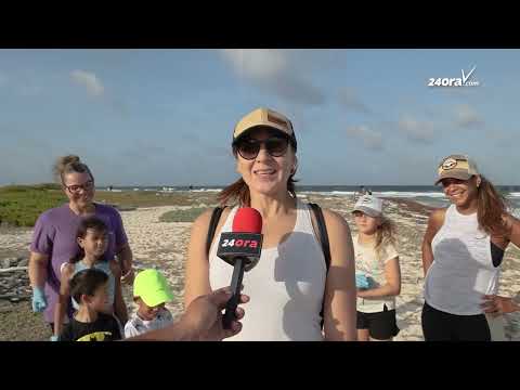 Mas di 300 participante den beach clean up di Aruba Little Volunteers ...