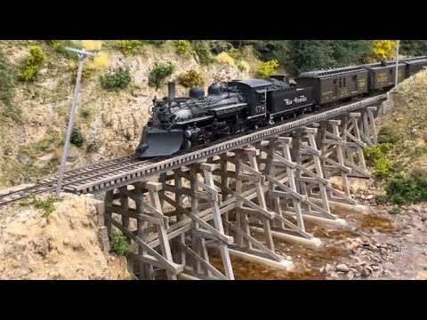 A visit to Bill Blacks amazing Sn3 model Railroad ! - YouTube