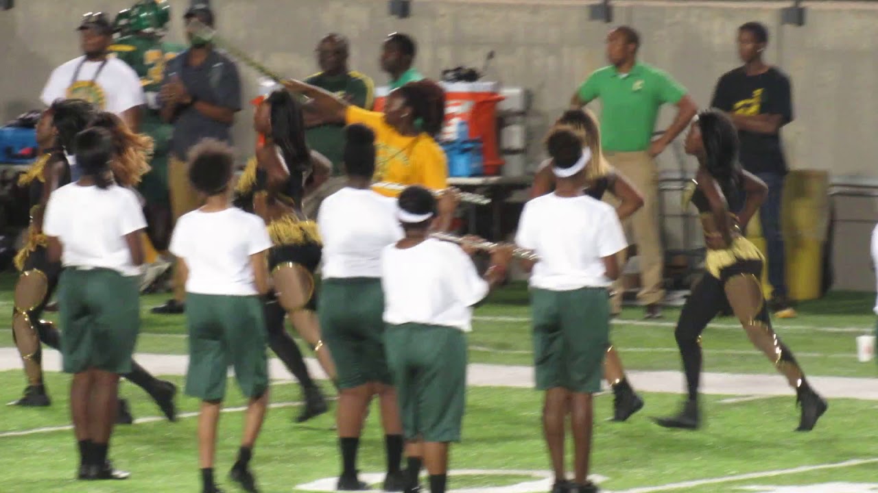 Carver Montgomery Wolverines Marching Band Halftime Performance vs The ...