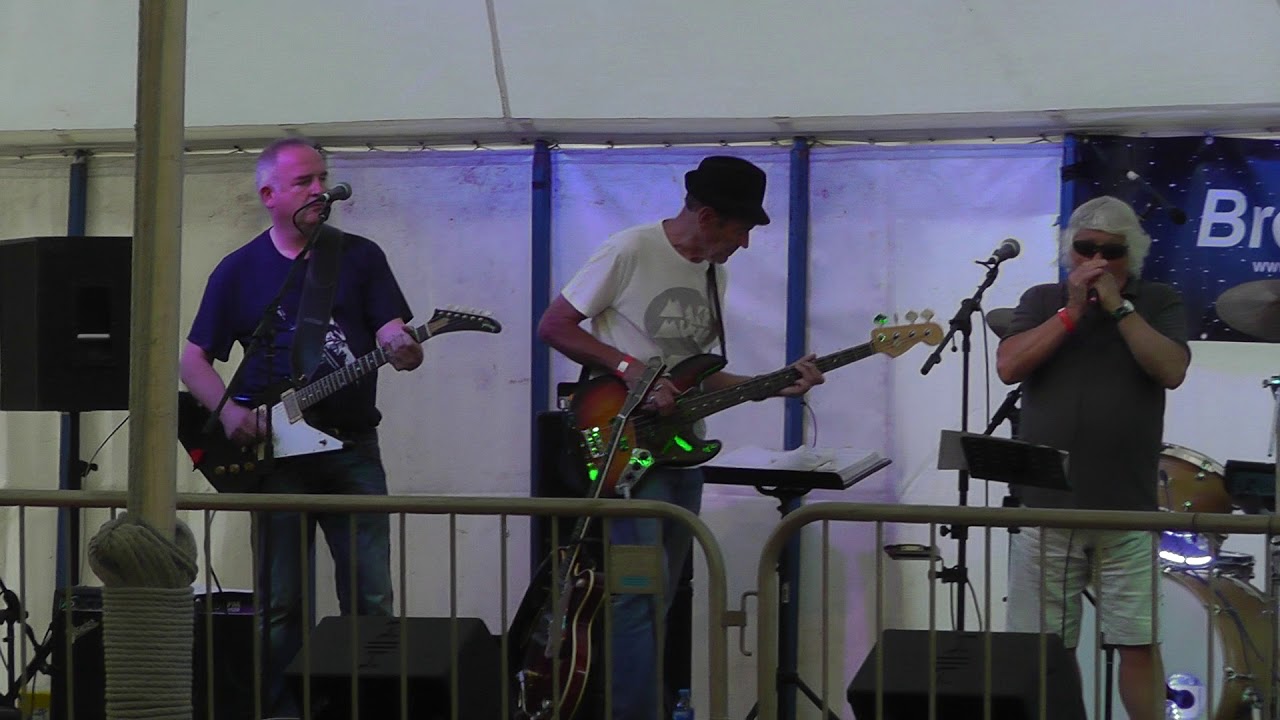 Breezers Blues Band live at CAMRA Kent Beer Festival July 2018 - YouTube