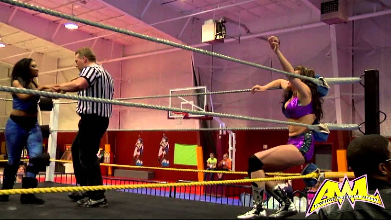 AWL Showdown 11-24-12 Amber Rodriguez Vs Kylie Pierce - YouTube