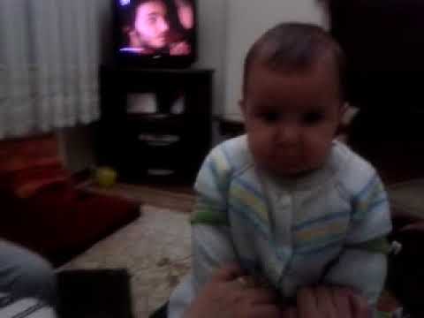 Şarkıda Ağlayan Duygusal Bebek