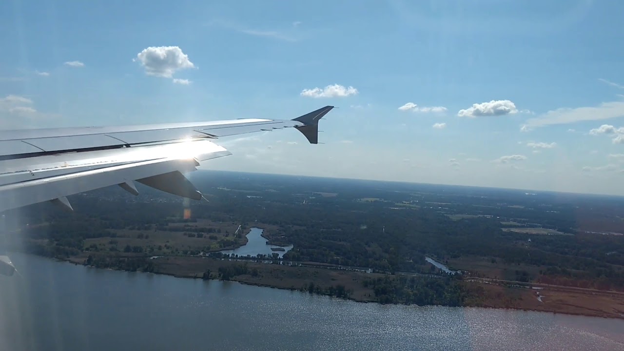 American Airlines Airbus A321 landing at PHL - YouTube